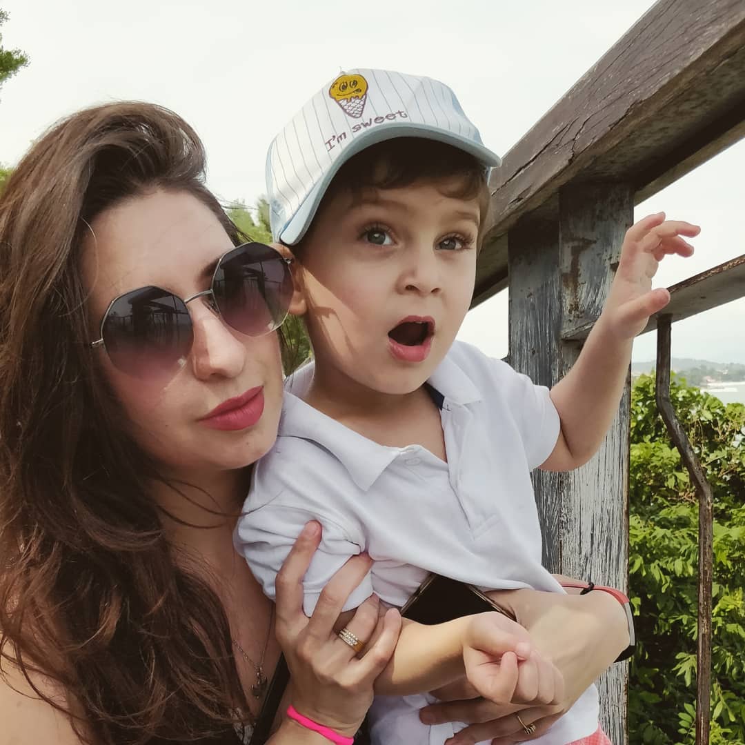 Awesome Photos of Actor Haroon Shahid with his Wife and Kids ...