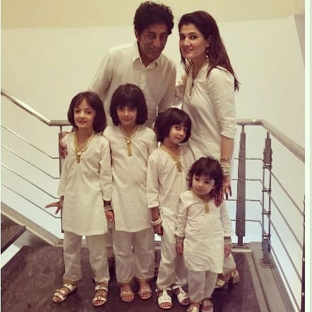 New Awesome Photos of Adnan Shah Tipu with his Wife and Cute Daughters ...