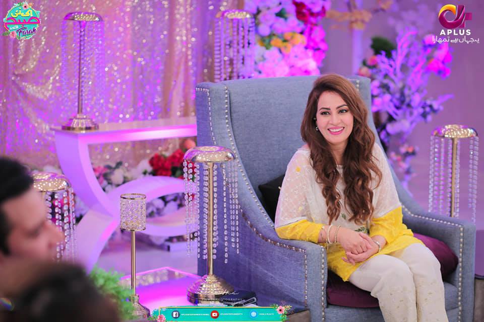 Moammar Rana with his Wife Spotted in Farah Morning Show ...