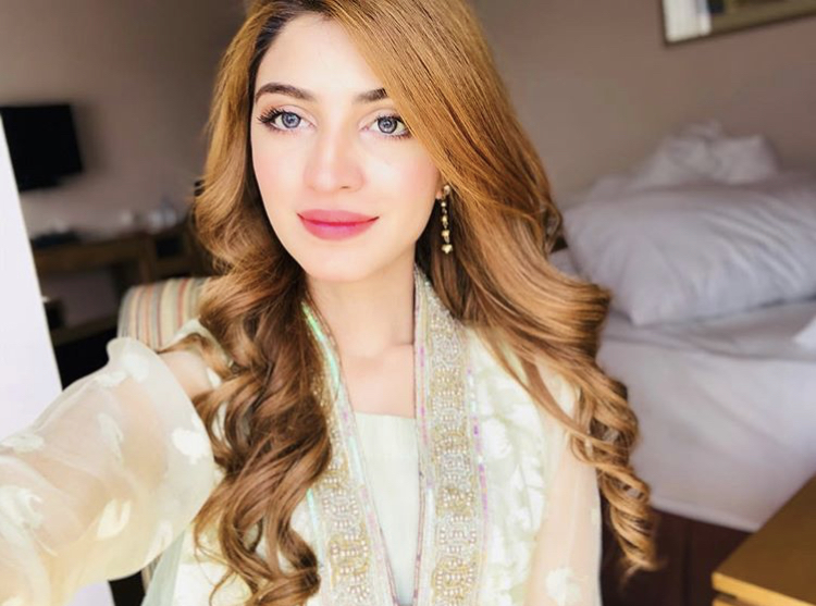 Beautiful Kinza Hashmi Reveals Secret Behind Her Beauty | Dailyinfotainment