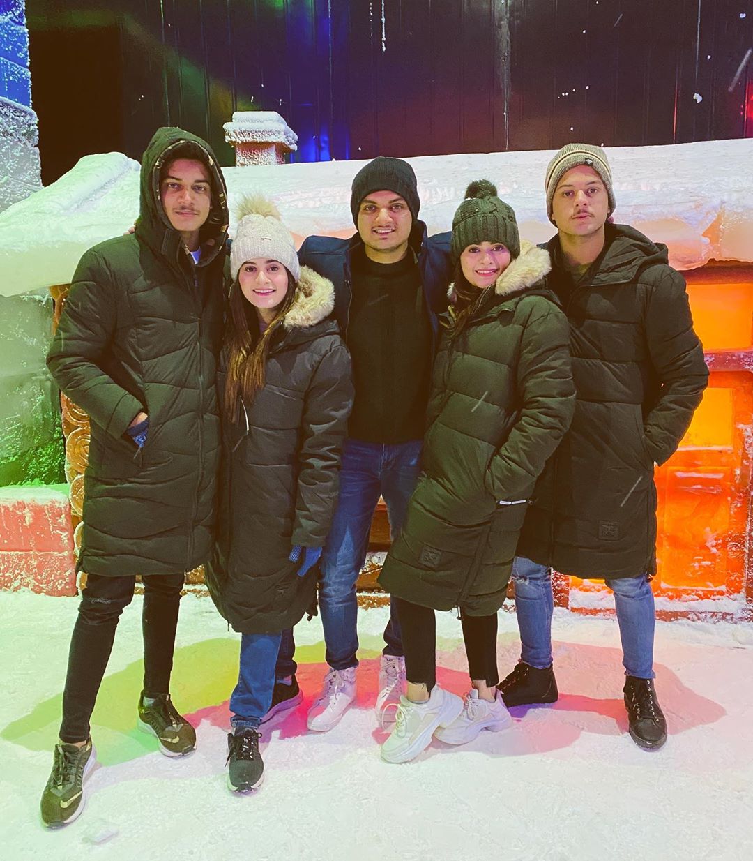 Minal, Aiman and Muneeb Butt Enjoying in Winter Land Karachi ...