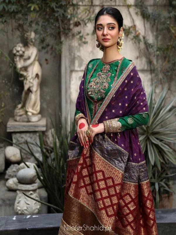 Famous Celebrities features in Nilofer Shahid's Meeras Eid Collection ...