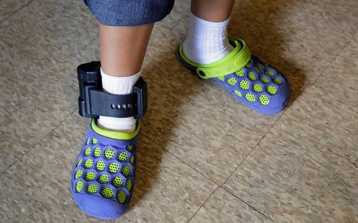 Karachi Police To Use Ankle Monitors To Track Criminals Dailyinfotainment