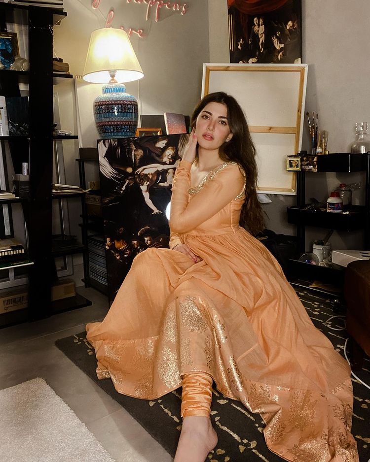 Naimal Khawar Abbasi Stunning Pictures from Movie Night | Dailyinfotainment