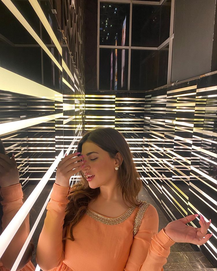 Naimal Khawar Abbasi Stunning Pictures from Movie Night | Dailyinfotainment