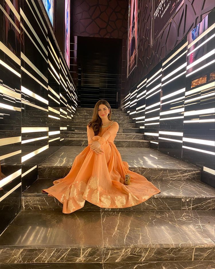 Naimal Khawar Abbasi Stunning Pictures from Movie Night | Dailyinfotainment