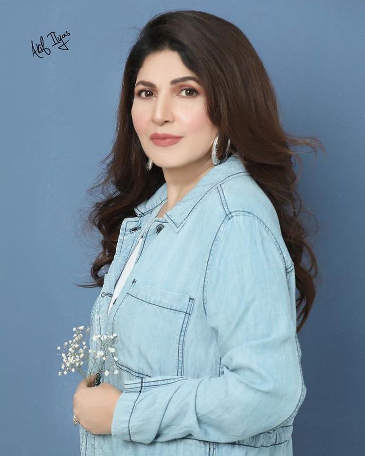 Shagufta Ejaz Stuns Fans with Gorgeous Photoshoot | Dailyinfotainment