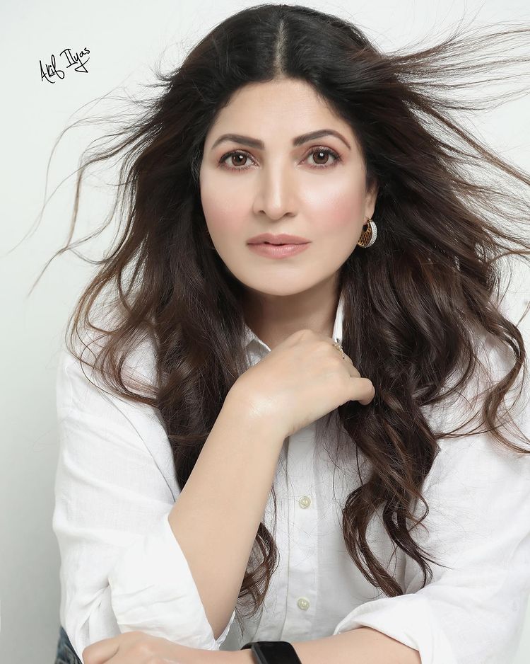 Shagufta Ejaz Stuns Fans with Gorgeous Photoshoot | Dailyinfotainment