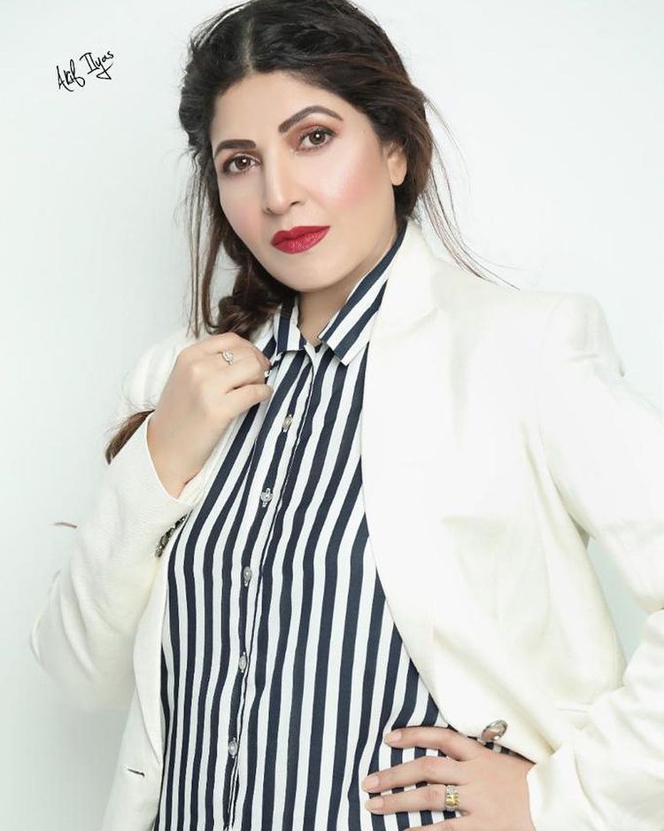 Shagufta Ejaz Stuns Fans with Gorgeous Photoshoot | Dailyinfotainment