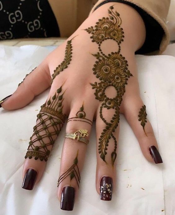 20+ Backhand Mehndi Designs 2023 | Dailyinfotainment
