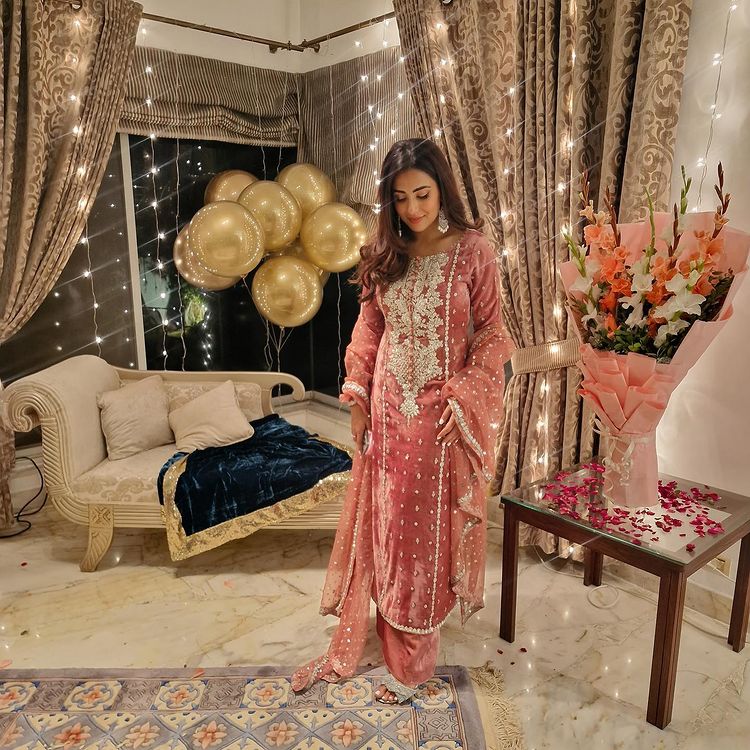 Ushna Shah engagement with golfer Hamza Amin - in Pictures ...